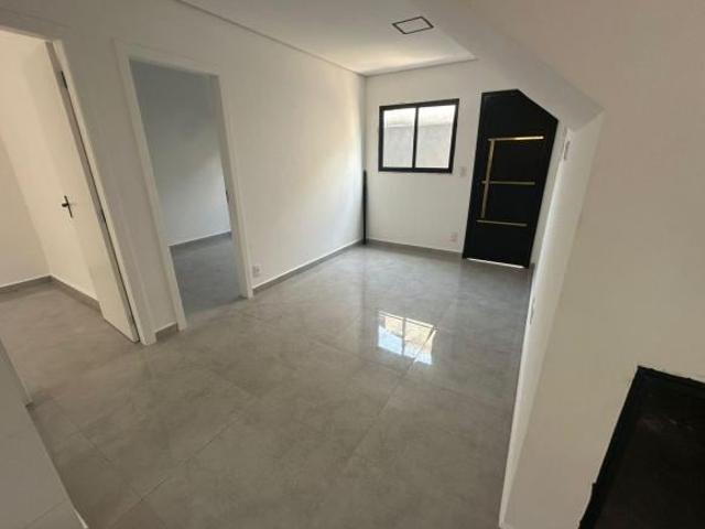 Casa com 2 quartos e 43 m² à venda em Vila Caiçara