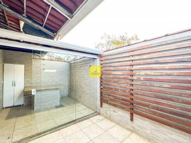 Casa linear 2 quartos em condomínio fechado, Borboleta