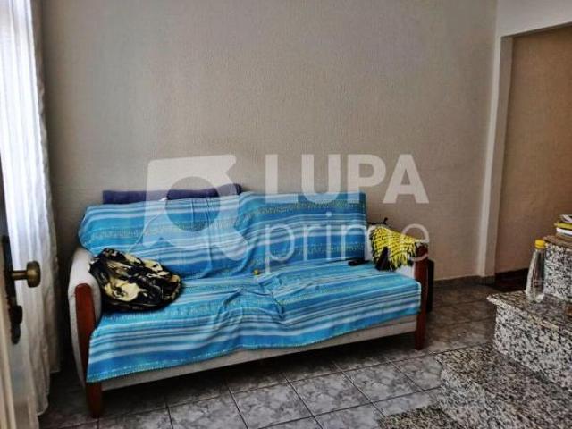 CASA COM 2 QUARTOS E 5 VAGAS DE GARAGEM À VENDA NA CACHOEIRINHA