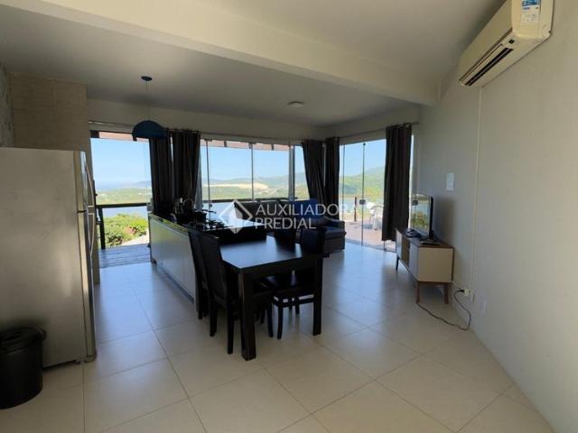 Casa com 2 quartos e 80m² para alugar em Costa do Macacu, Garopaba