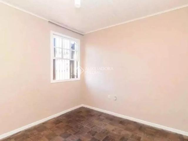 Casa com 2 quartos e 90m² para alugar em Navegantes, Porto Alegre