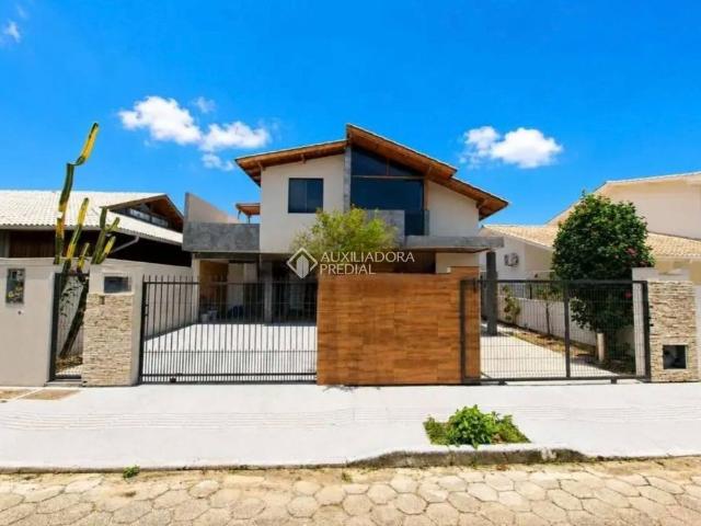 Casa com 2 quartos e 98m² para alugar em Campeche, Florianópolis