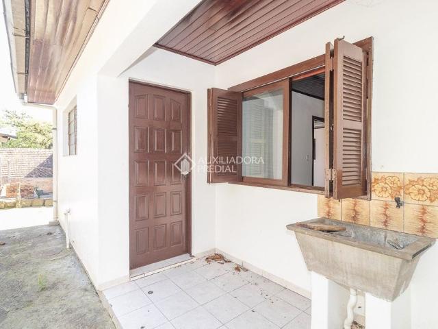 Casa com 2 quartos e 100m² para alugar em Vila Nova, Porto Alegre