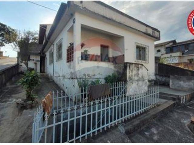 Casa com 2 Quartos e 1 banheiro à Venda, 106 m² por R$ 350.000