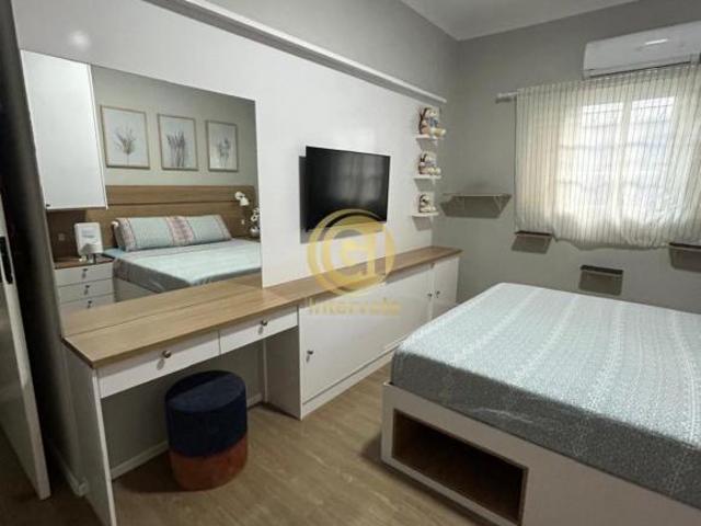 Casa com 2 Quartos e 1 banheiro à Venda, 108 m² por R$ 450.000