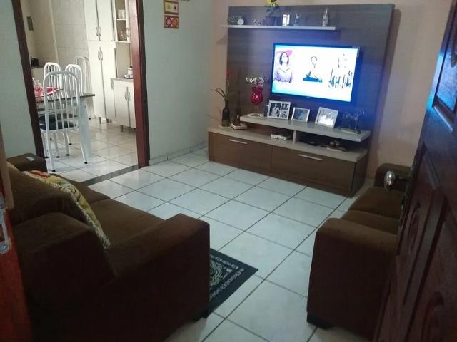 Casa com 2 Quartos e 1 banheiro à Venda, 100 m² por R$ 290.000
