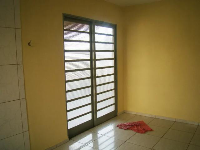 Casa com 2 Quartos e 1 banheiro à Venda, 100 m² por R$ 300.000