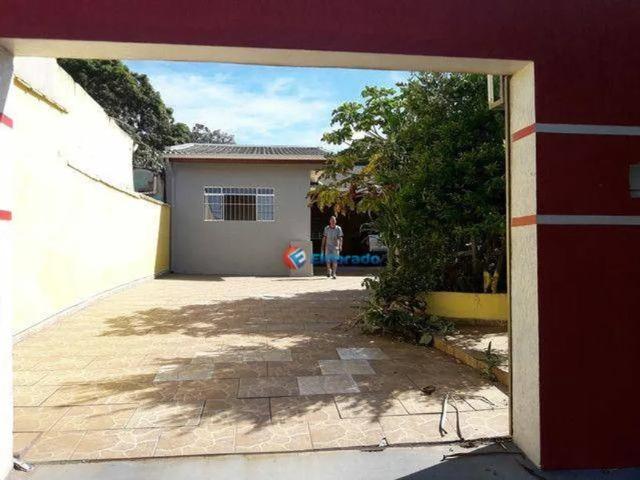 Casa com 2 Quartos e 1 banheiro à Venda, 100 m² por R$ 371.900