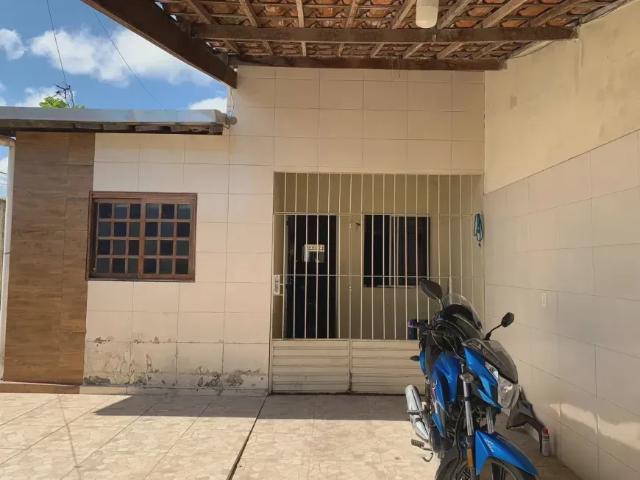 Casa com 2 Quartos e 1 banheiro à Venda, 103 m² por R$ 115.000