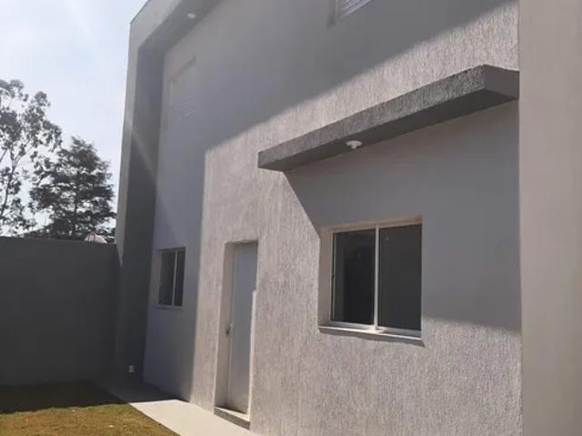 Casa com 2 Quartos e 1 banheiro à Venda, 125 m² por R$ 320.000