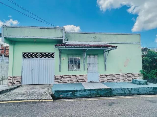 Casa com 2 Quartos e 1 banheiro à Venda, 127 m² por R$ 150.000