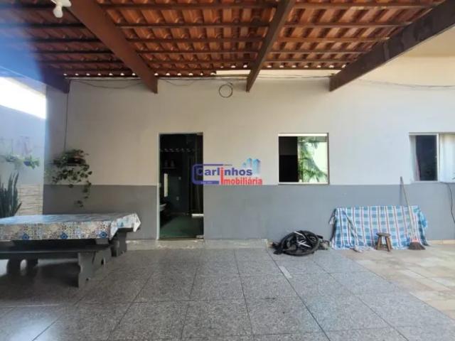 Casa com 2 Quartos e 1 banheiro à Venda, 120 m² por R$ 290.000