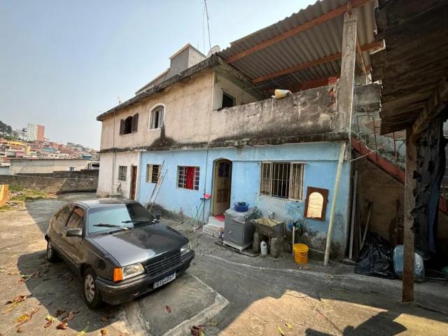 Casa com 2 Quartos e 1 banheiro à Venda, 140 m² por R$ 320.000