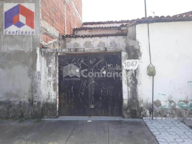 Casa com 2 Quartos e 1 banheiro à Venda, 157 m² por R$ 300.000
