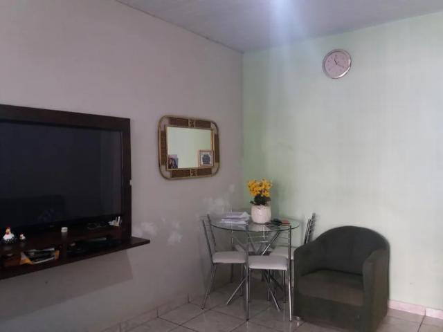 Casa com 2 Quartos e 1 banheiro à Venda, 150 m² por R$ 359.000