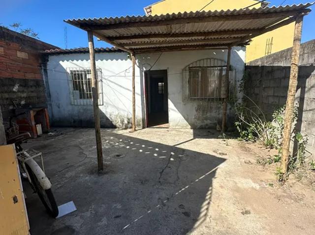 Casa com 2 Quartos e 1 banheiro à Venda, 150 m² por R$ 95.000