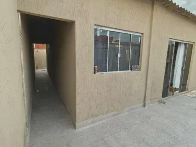 Casa com 2 Quartos e 1 banheiro à Venda, 152 m² por R$ 180.000