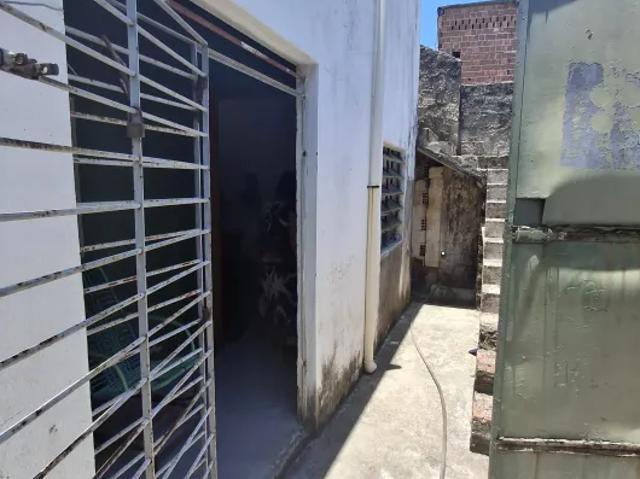 Casa com 2 Quartos e 1 banheiro à Venda, 162 m² por R$ 99.000