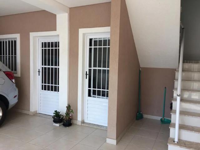 Casa com 2 Quartos e 1 banheiro à Venda, 163 m² por R$ 420.000