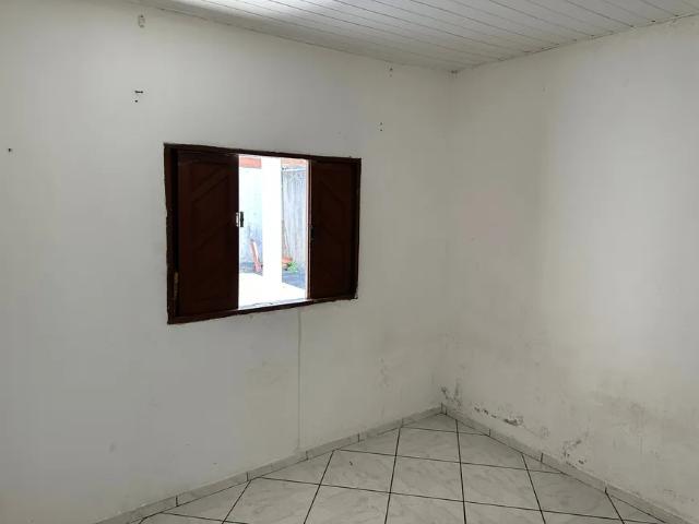 Casa com 2 Quartos e 1 banheiro à Venda, 200 m² por R$ 110.000