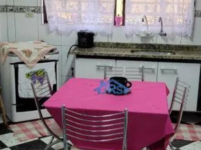 Casa com 2 Quartos e 1 banheiro à Venda, 201 m² por R$ 1.200.000