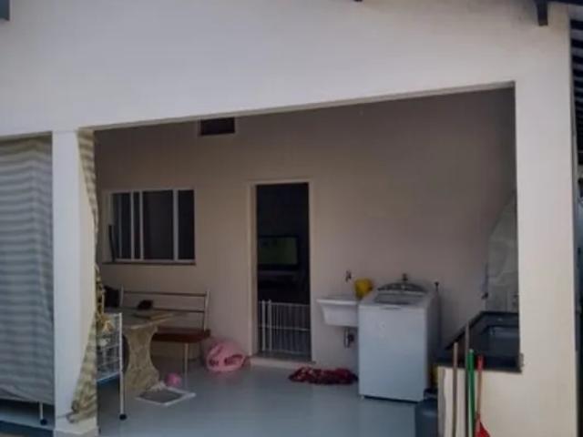 Casa com 2 Quartos e 1 banheiro à Venda, 260 m² por R$ 350.000