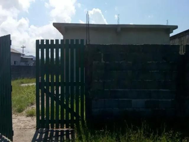 Casa com 2 Quartos e 1 banheiro à Venda, 300 m² por R$ 115.000