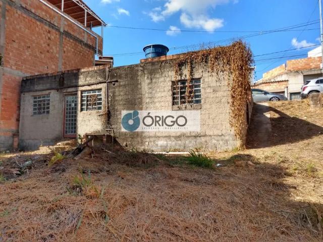 Casa com 2 Quartos e 1 banheiro à Venda, 300 m² por R$ 180.000