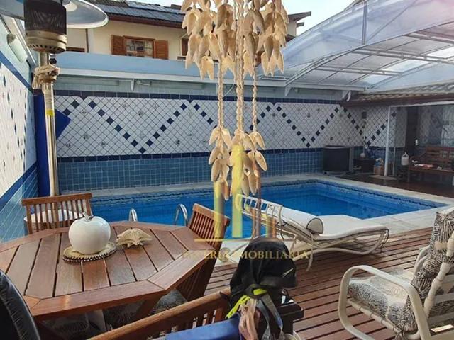 Casa com 2 Quartos e 1 banheiro à Venda, 300 m² por R$ 1.700.000
