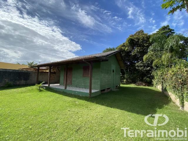 Casa com 2 Quartos e 1 banheiro à Venda, 360 m² por R$ 449.000