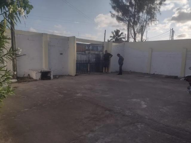 Casa com 2 Quartos e 1 banheiro à Venda, 360 m² por R$ 85.000