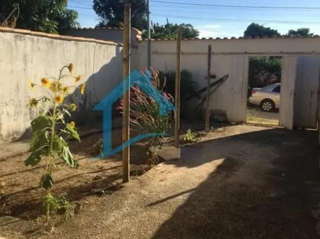 Casa com 2 Quartos e 1 banheiro à Venda, 45 m² por R$ 200.000