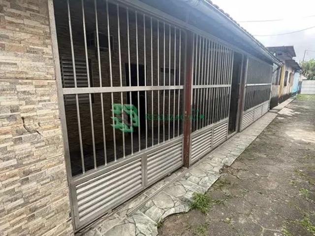 Casa com 2 Quartos e 1 banheiro à Venda, 50 m² por R$ 150.000