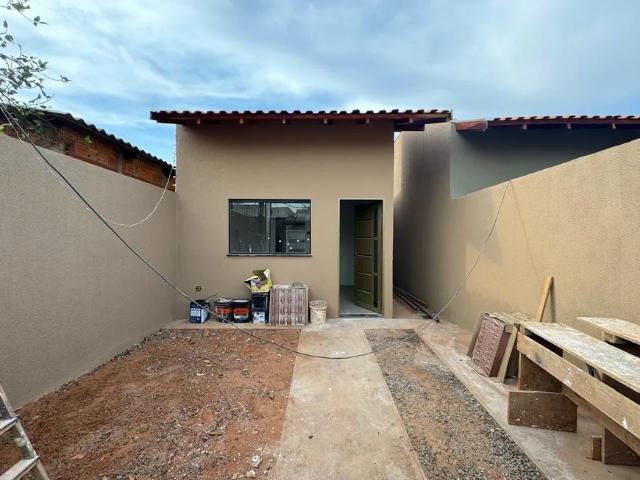 Casa com 2 Quartos e 1 banheiro à Venda, 50 m² por R$ 200.000