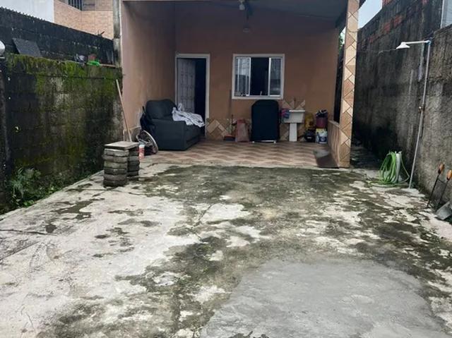 Casa com 2 Quartos e 1 banheiro à Venda, 50 m² por R$ 200.000
