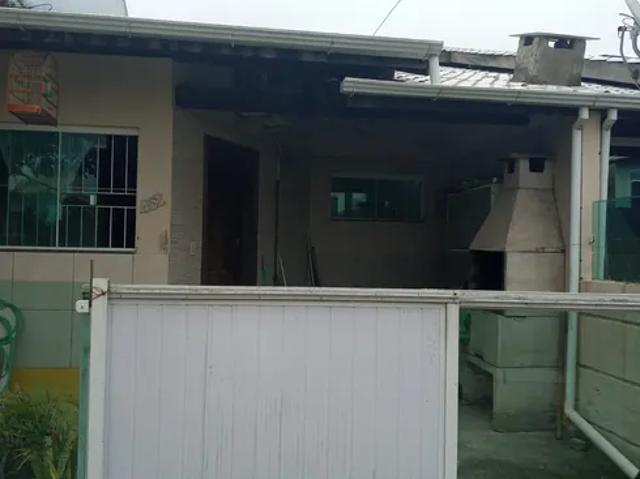 Casa com 2 Quartos e 1 banheiro à Venda, 50 m² por R$ 290.000