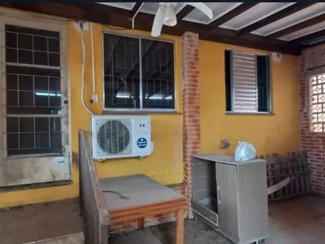 Casa com 2 Quartos e 1 banheiro à Venda, 52 m² por R$ 170.000