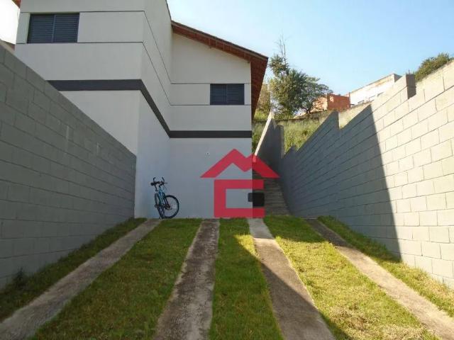 Casa com 2 Quartos e 1 banheiro à Venda, 55 m² por R$ 350.000