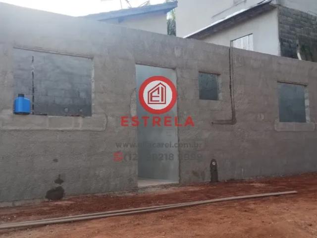 Casa com 2 Quartos e 1 banheiro à Venda, 60 m² por R$ 102.000