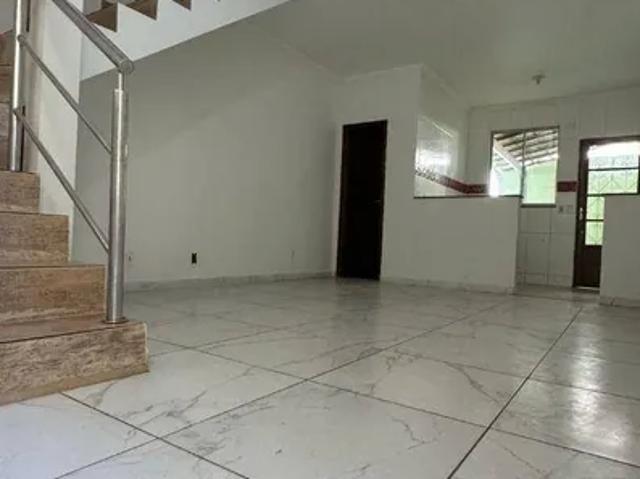 Casa com 2 Quartos e 1 banheiro à Venda, 60 m² por R$ 269.000