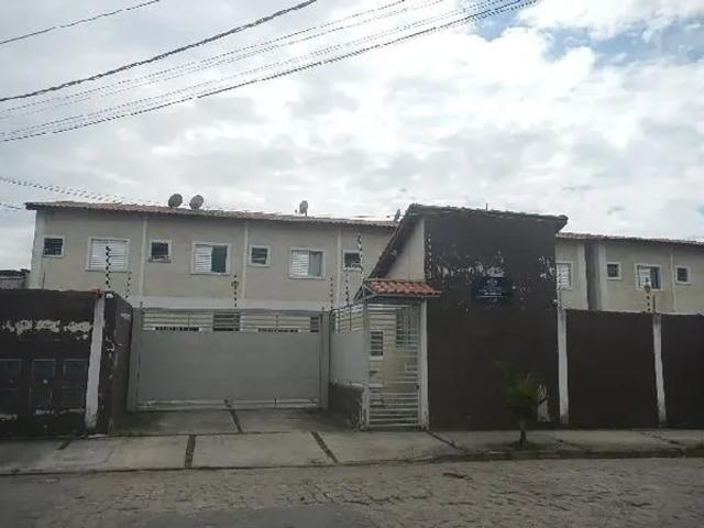Casa com 2 Quartos e 1 banheiro à Venda, 65 m² por R$ 132.970