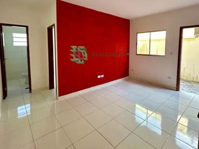 Casa com 2 Quartos e 1 banheiro à Venda, 65 m² por R$ 280.000