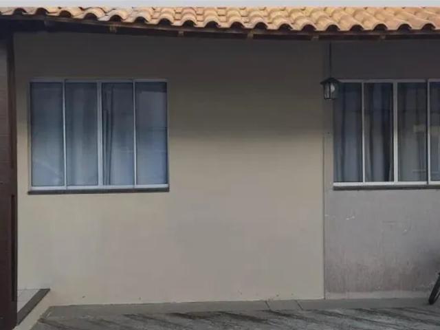 Casa com 2 Quartos e 1 banheiro à Venda, 66 m² por R$ 290.000