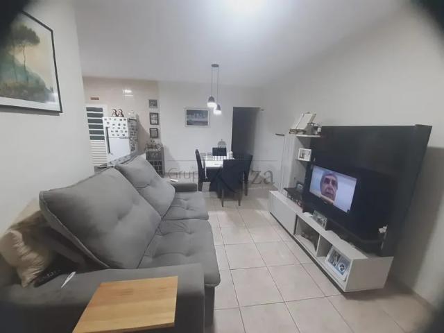 Casa com 2 Quartos e 1 banheiro à Venda, 69 m² por R$ 280.000