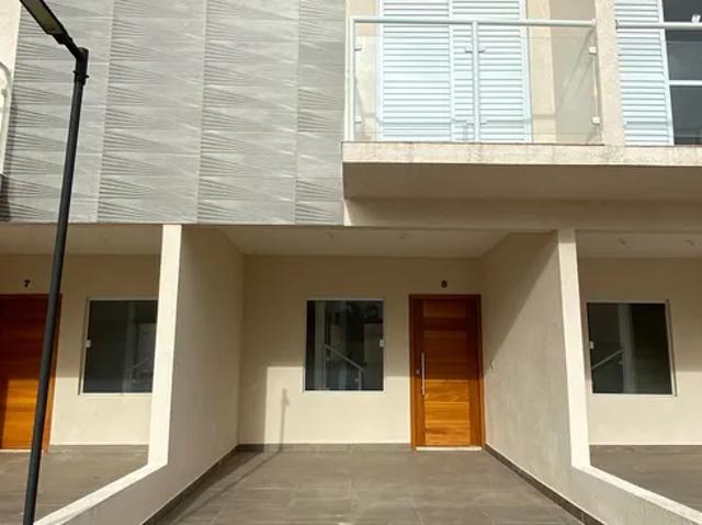 Casa com 2 Quartos e 1 banheiro à Venda, 69 m² por R$ 399.000