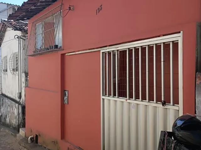 Casa com 2 Quartos e 1 banheiro à Venda, 70 m² por R$ 150.000