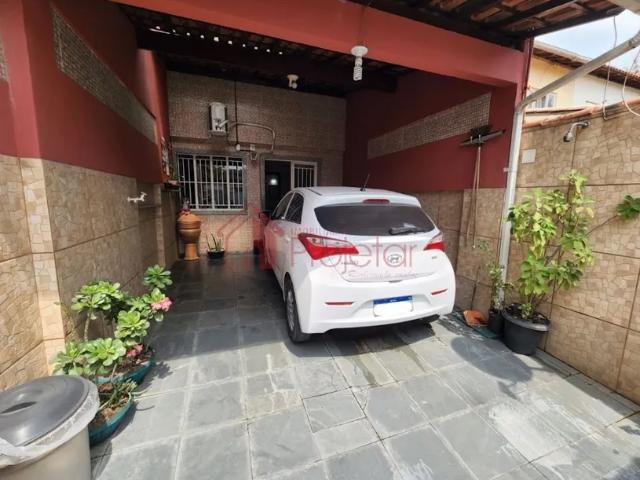 Casa com 2 Quartos e 1 banheiro à Venda, 70 m² por R$ 230.000