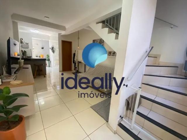 Casa com 2 Quartos e 1 banheiro à Venda, 70 m² por R$ 280.000