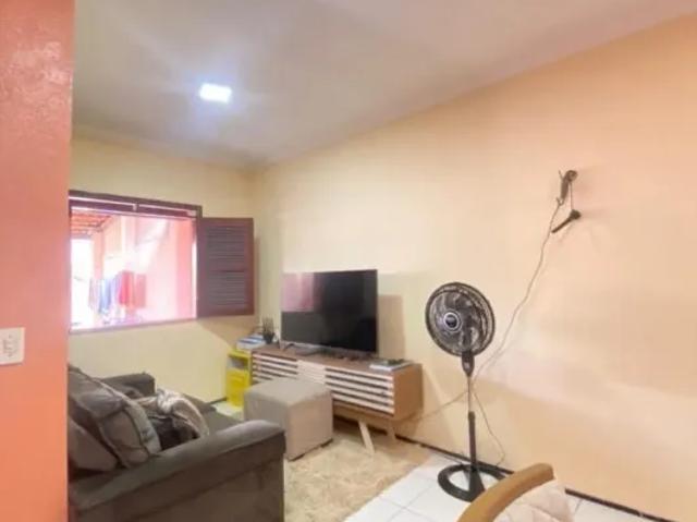 Casa com 2 Quartos e 1 banheiro à Venda, 77 m² por R$ 105.000