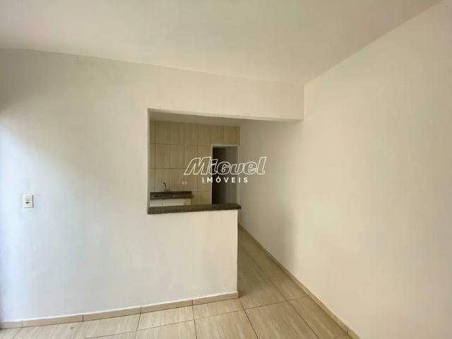 Casa com 2 Quartos e 1 banheiro à Venda, 77 m² por R$ 170.000